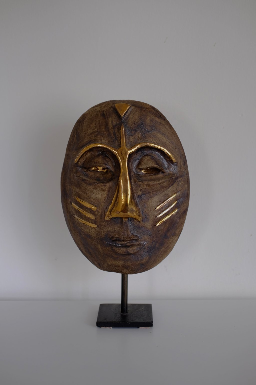 פסל פנים דו צדדי גוונים של חום עבודת יד | אקססוריז יפים ומיוחדים לבית